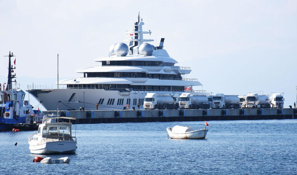 Tribunalul din Fiji a aprobat mandatul SUA de sechestrare a mega-yacht ...