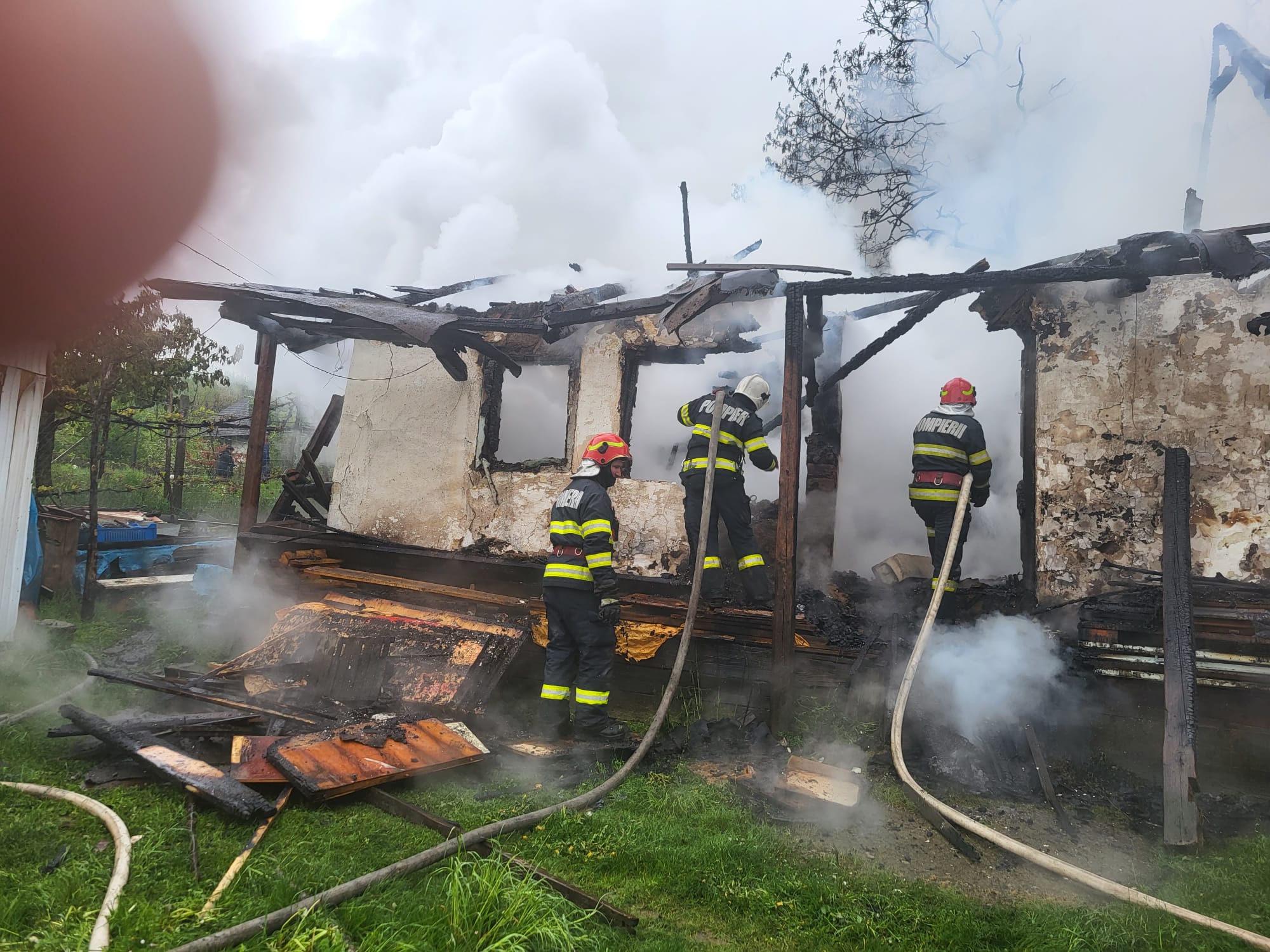 Incendiu izbucnit la o casă de locuit din localitatea Rădășeni