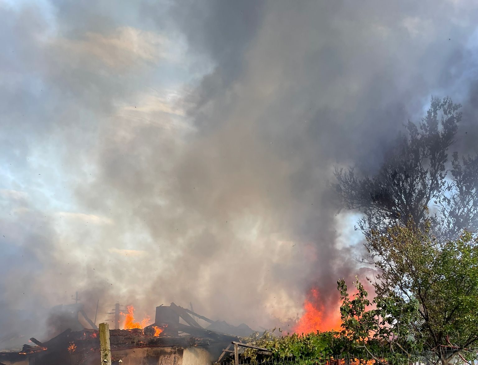 Incendiu la Farcașa, cadavru descoperit de pompieri - Jurnal FM