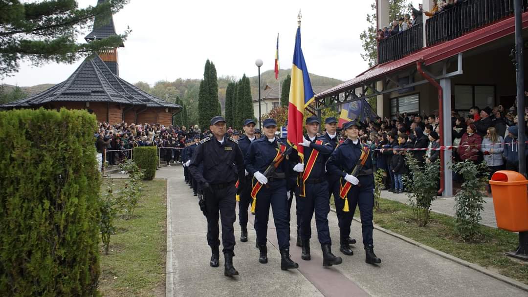 Foto/Video: Elevii SNPAP Tg. Ocna au depus jurământul de credință față ...